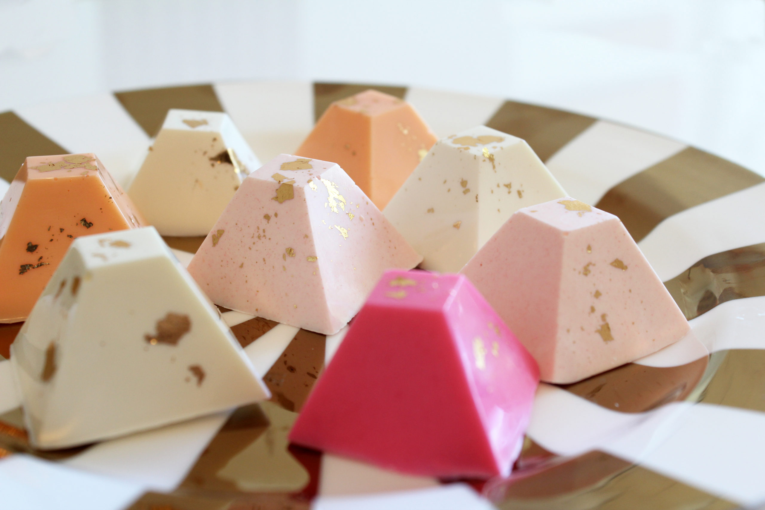 DIY CHOCOLATE PYRAMIDS - Sivan