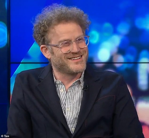 La estrella de SBS, John Safran, estrena nueva imagen en The Project ...