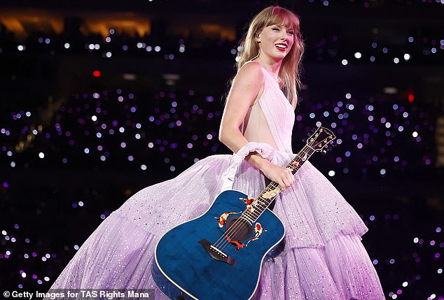 Taylor Swift sorprende al banco de alimentos de Seattle con una ... Taylor Swift sorprende al banco de alimentos de Seattle con una ...