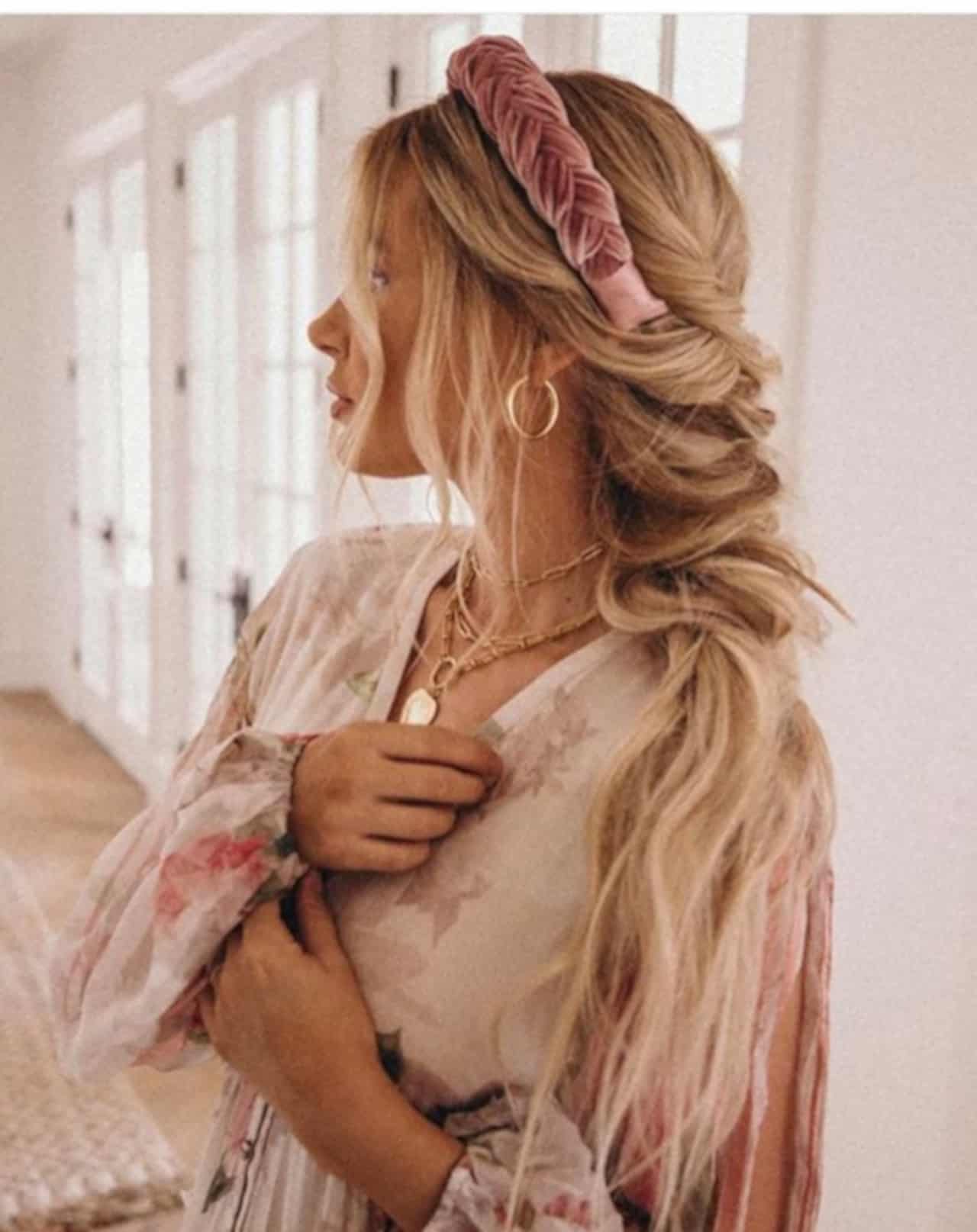 How to Wear The Headband Trend - VIVA GLAM MAGAZINE™