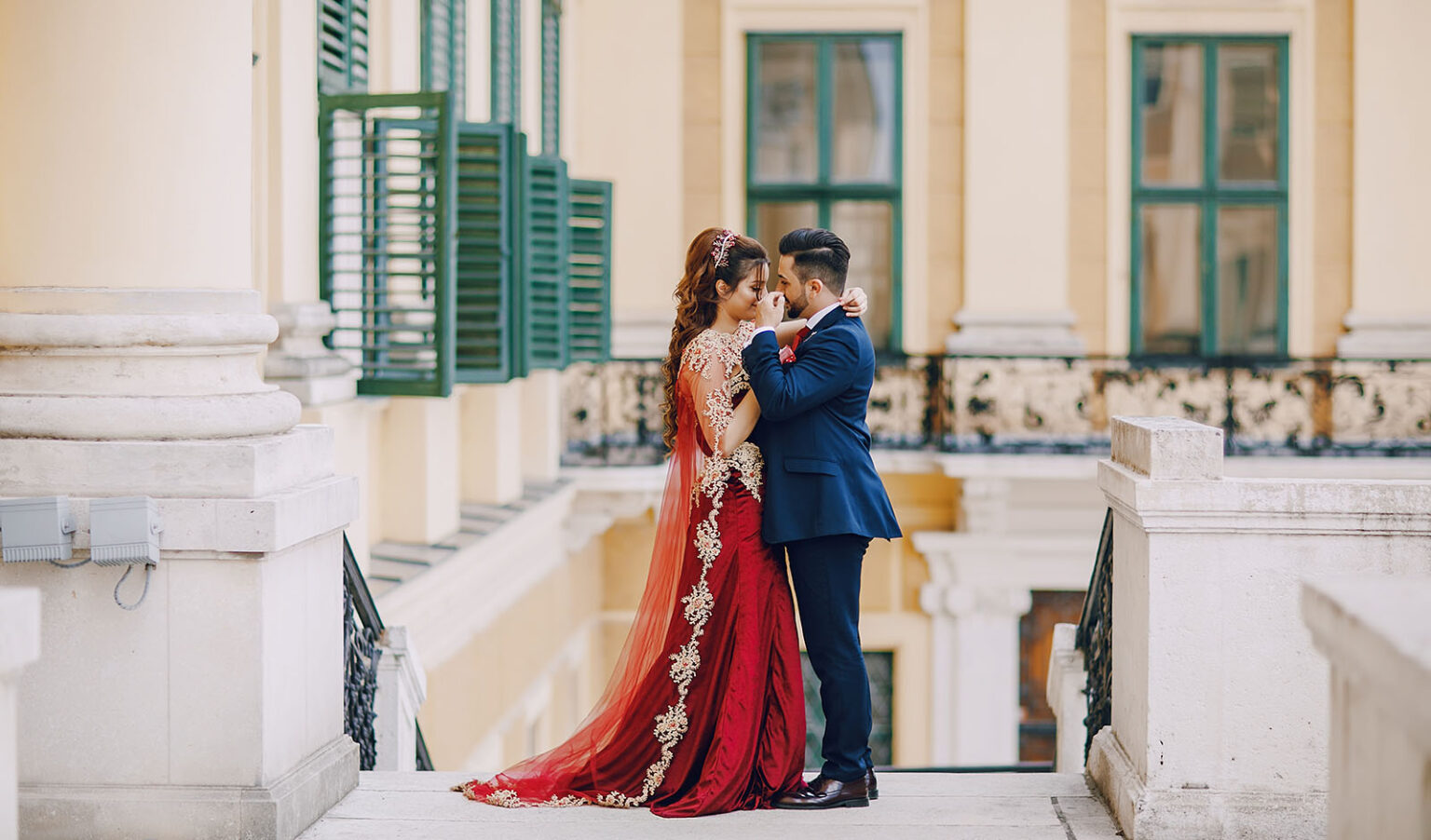 Fashion in Turkey - VIVA GLAM MAGAZINE™